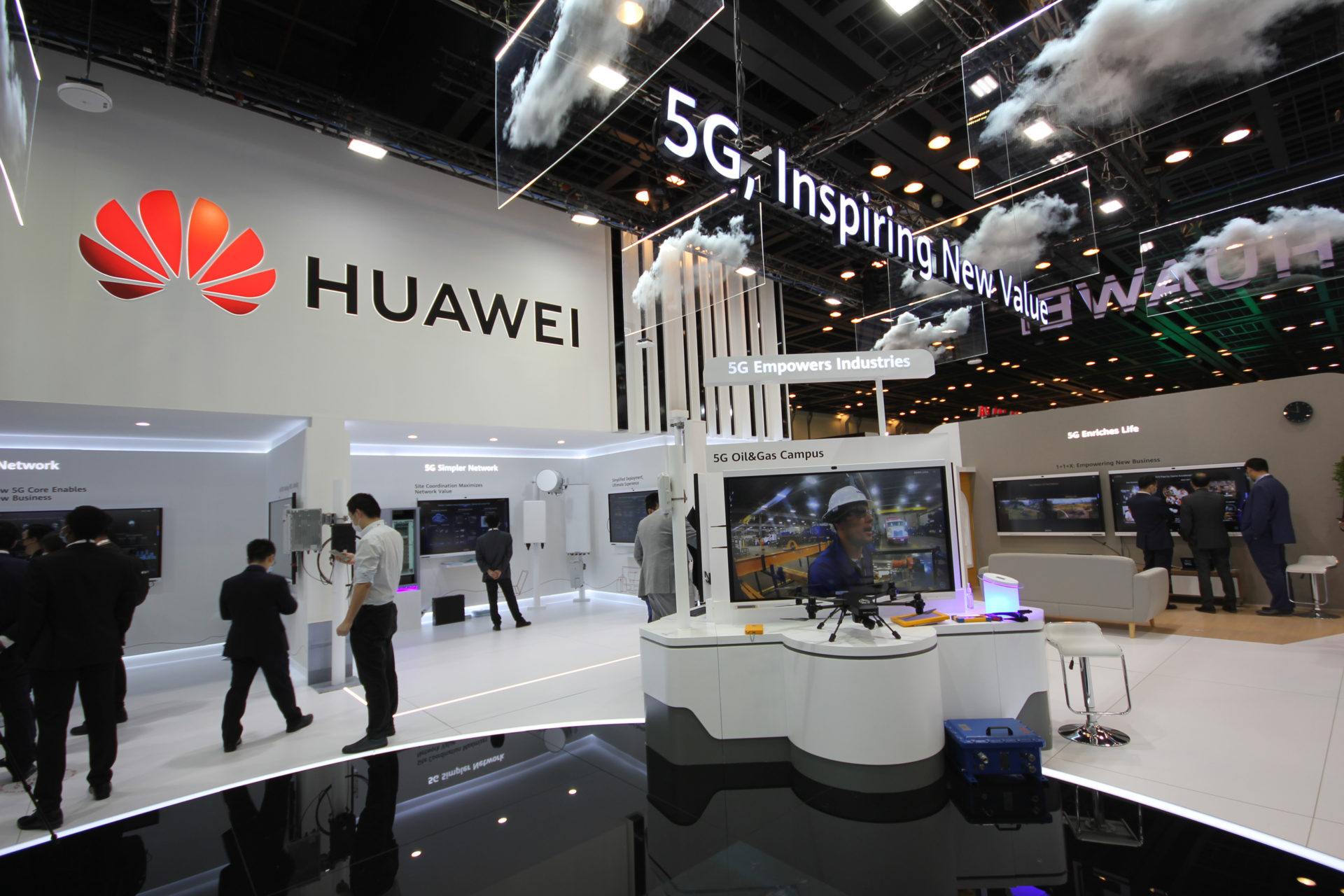 Huawei develops ultra-curved screen – 5G.hr